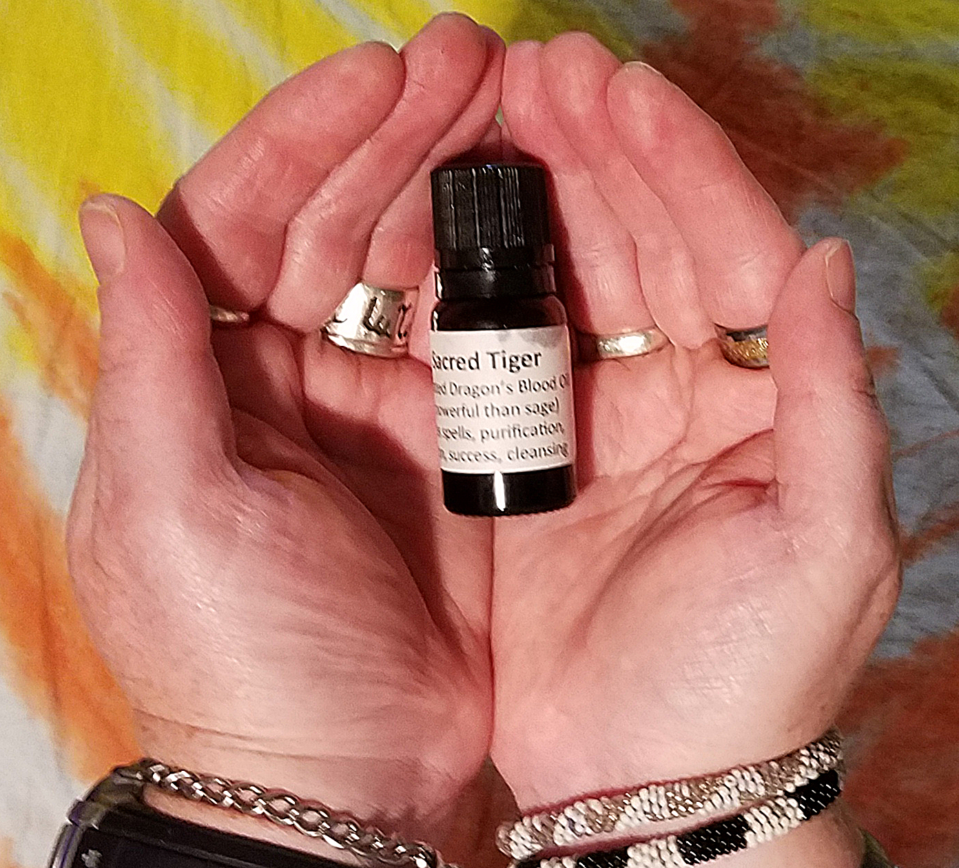 How to Mix Oils and Make Sprays to Enhance Your Magick ...